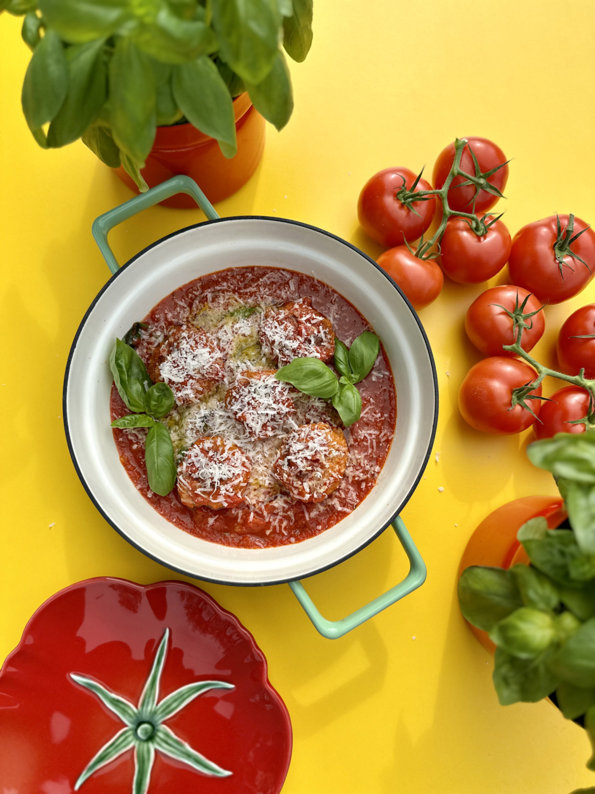 Vegan Meatballs in Marinara Sauce | Rezept - Ja! Natürlich